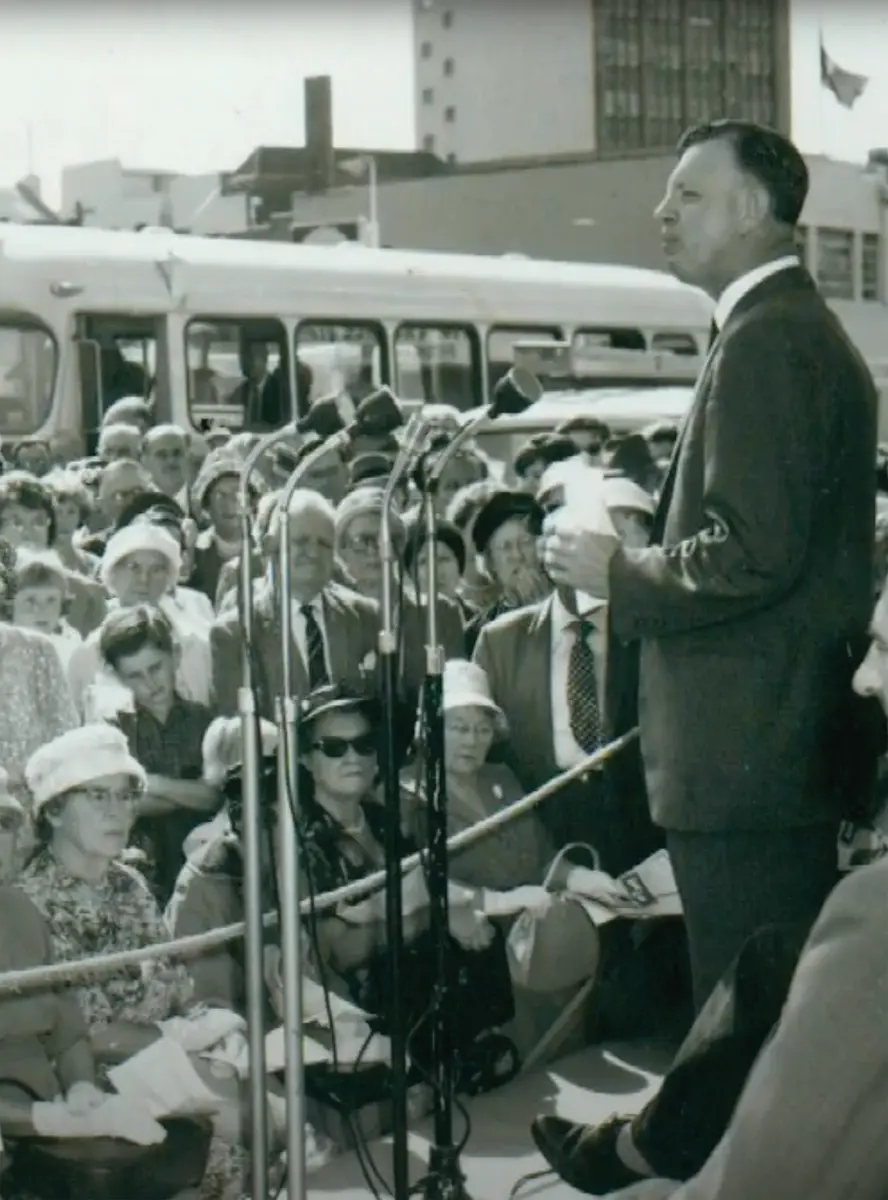 Alan Walker: the man who founded Lifeline – Signs of the Times